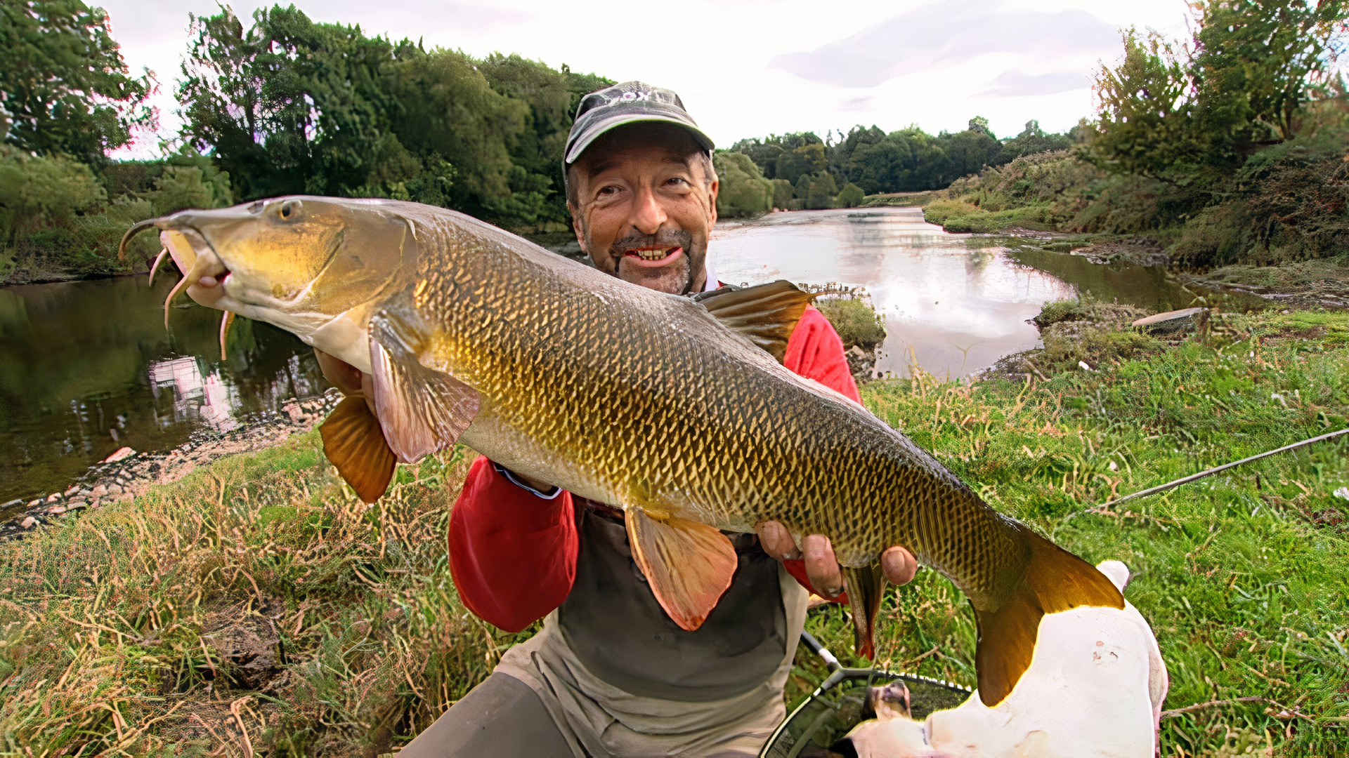 Watch Bob James catching large Barbel on the River Wye - on Fishing TV
